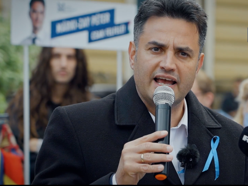 Small-town mayor elected to face Orbán