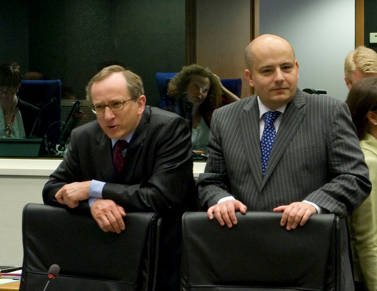 Poland backs Franco-German pact, but wants in on talks