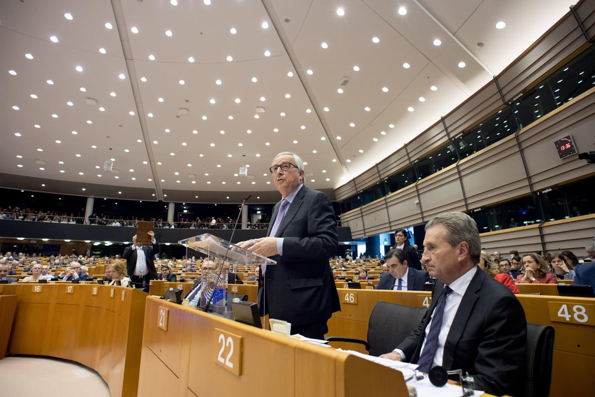 Juncker seeks budget whip on unruly states
