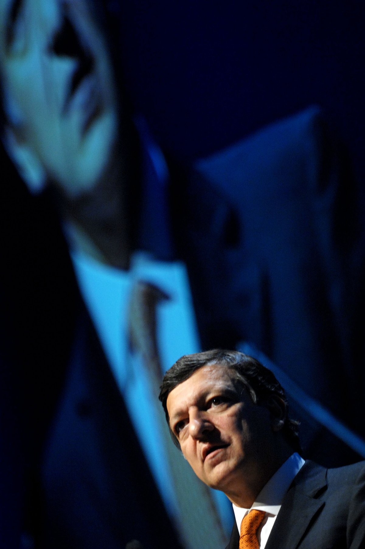 Barroso forced to change mini-summit plans