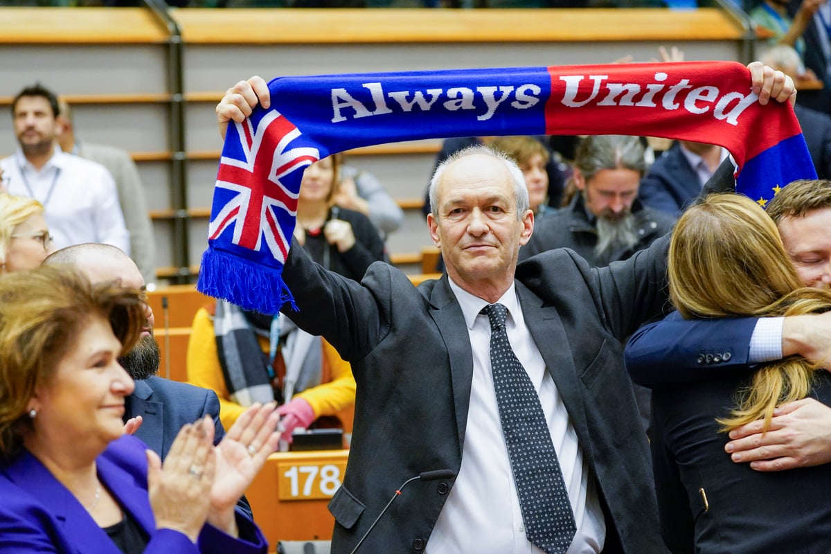 EU Parliament bids tearful farewell to British MEPs