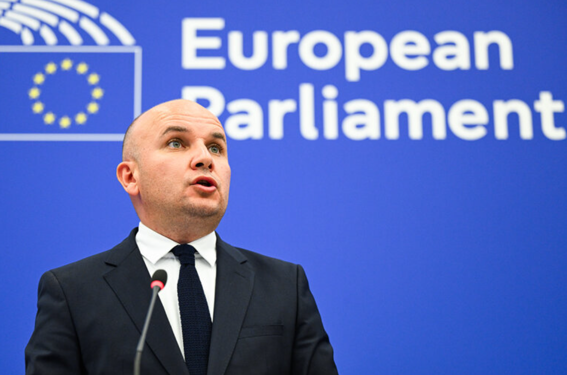 JURI: A committee with a toothless bite